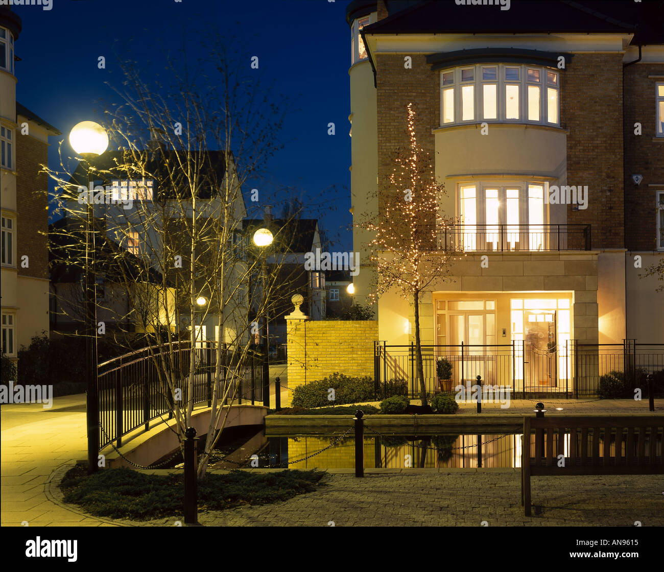 Kew Riverside, Kew. Developer: St. James Homes. Architect: John ...