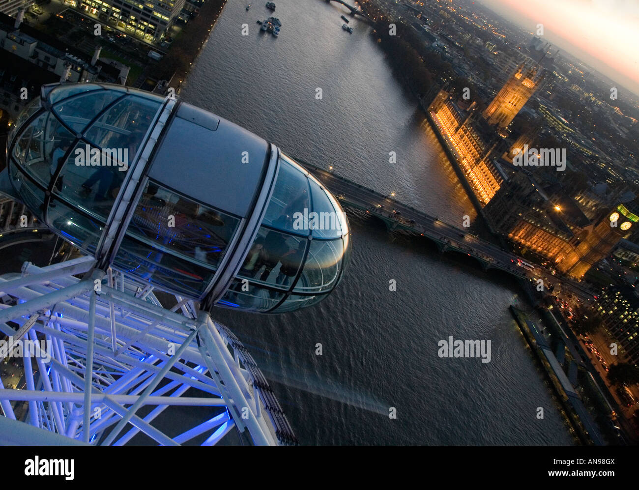 View from pod on the london eye hi-res stock photography and images - Alamy