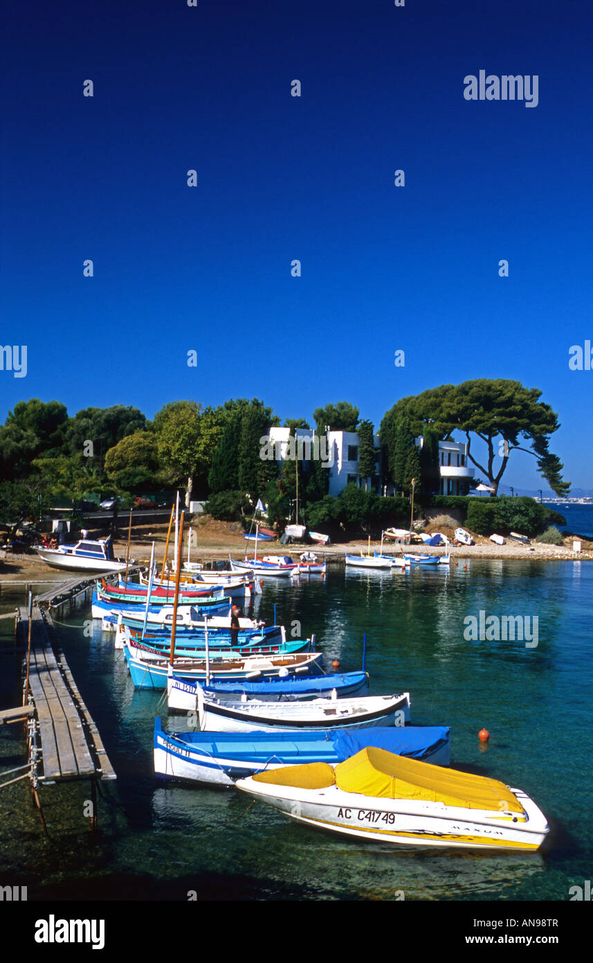 Port de l’olivette antibes hi-res stock photography and images - Alamy