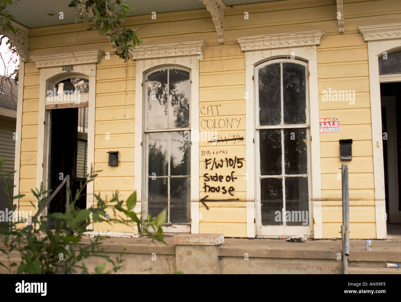 FEMA notations on a New Orleans property for emergency crews to rescue ...