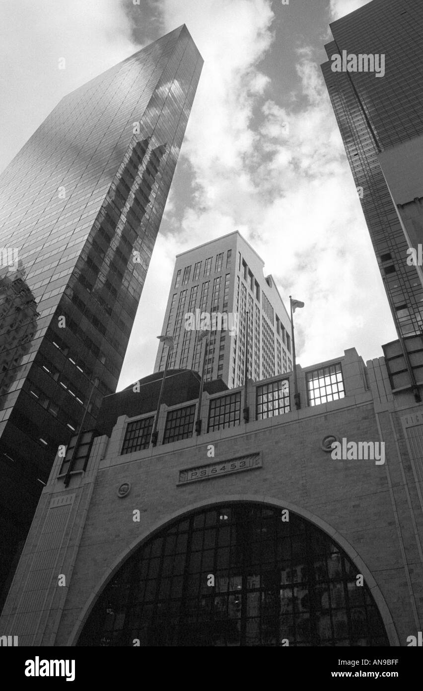 Sony building new york city Black and White Stock Photos & Images - Alamy