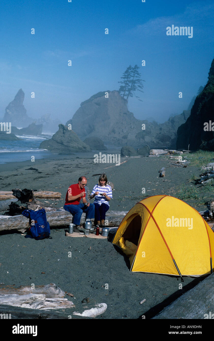 Shi shi beach and tent hi-res stock photography and images - Alamy
