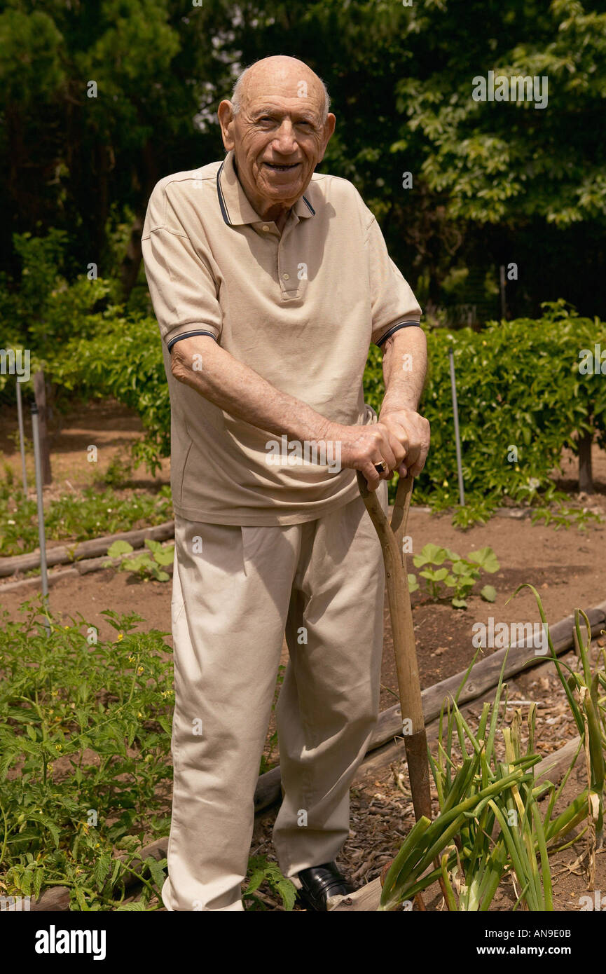 Older men gardening hi-res stock photography and images - Alamy