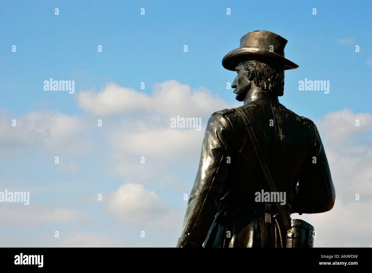 Warren statue hi-res stock photography and images - Alamy