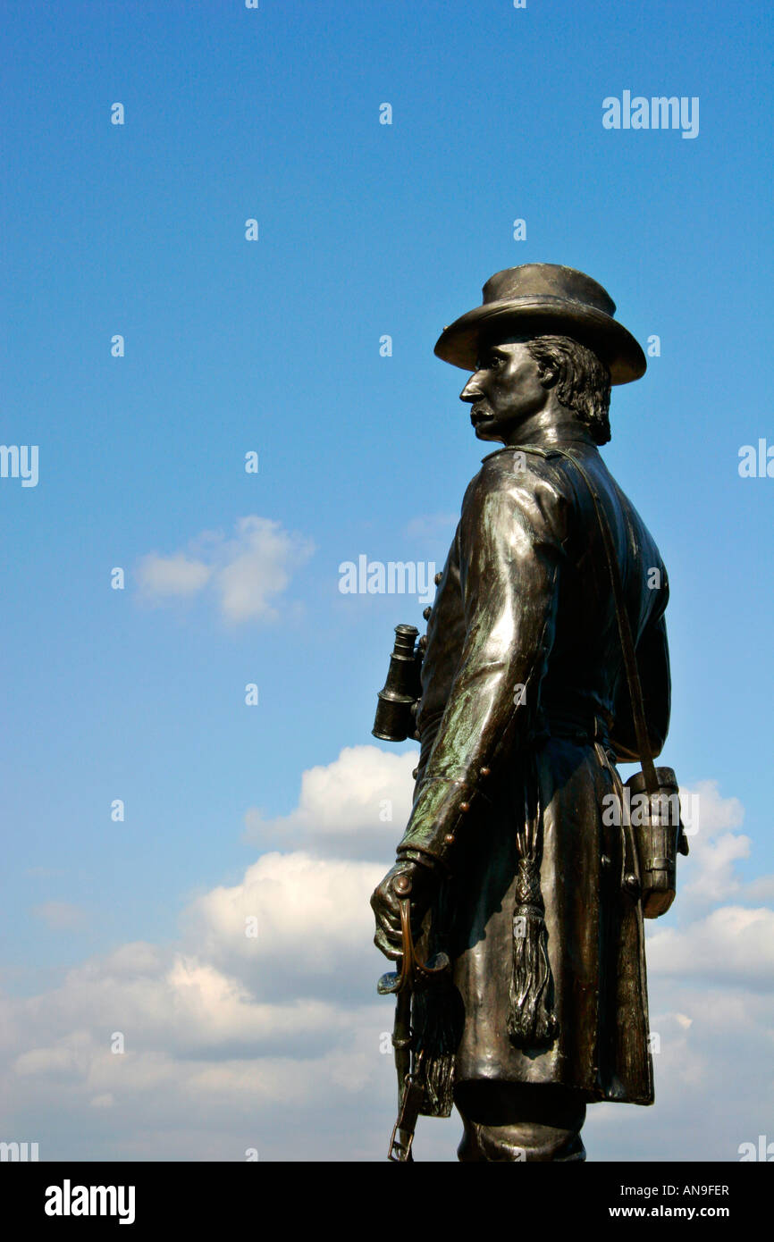 General warren statue hi-res stock photography and images - Alamy