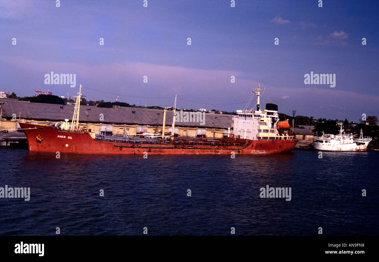 COCHIN SHIPYARD KERALA Stock Photo - Alamy