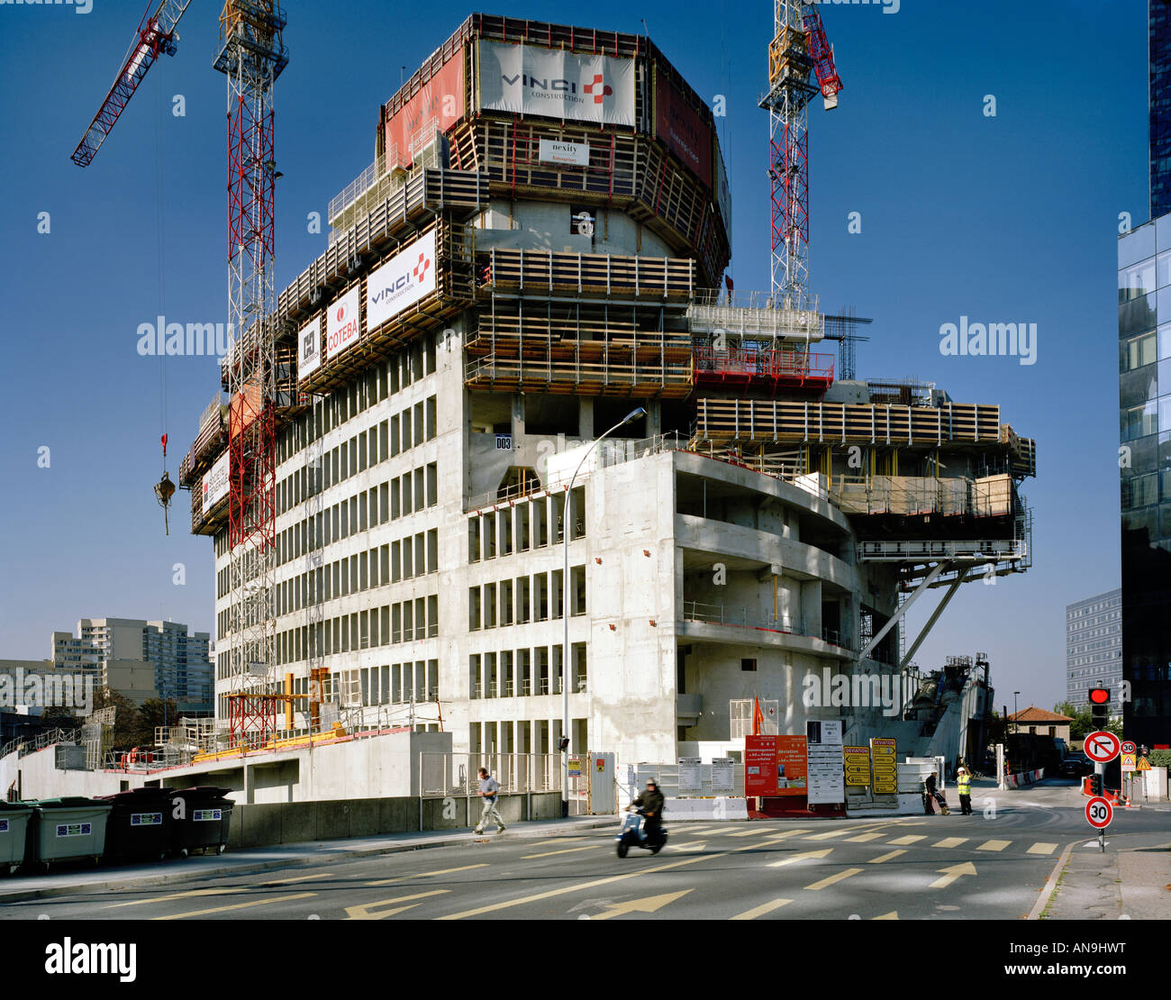 New architecture in paris hi-res stock photography and images - Alamy