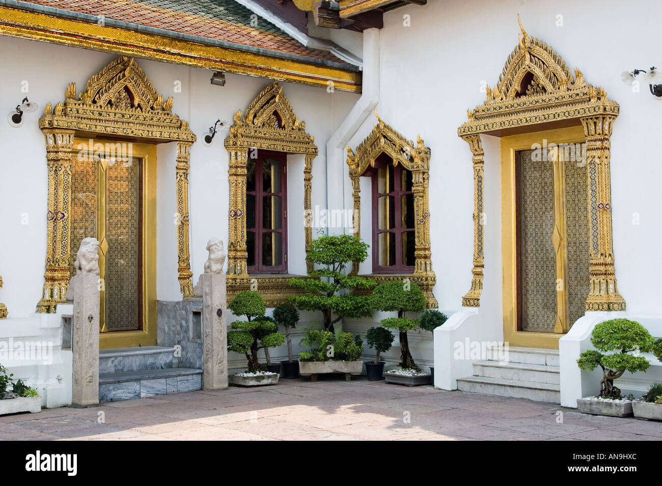 Grand temple doors hi-res stock photography and images - Alamy