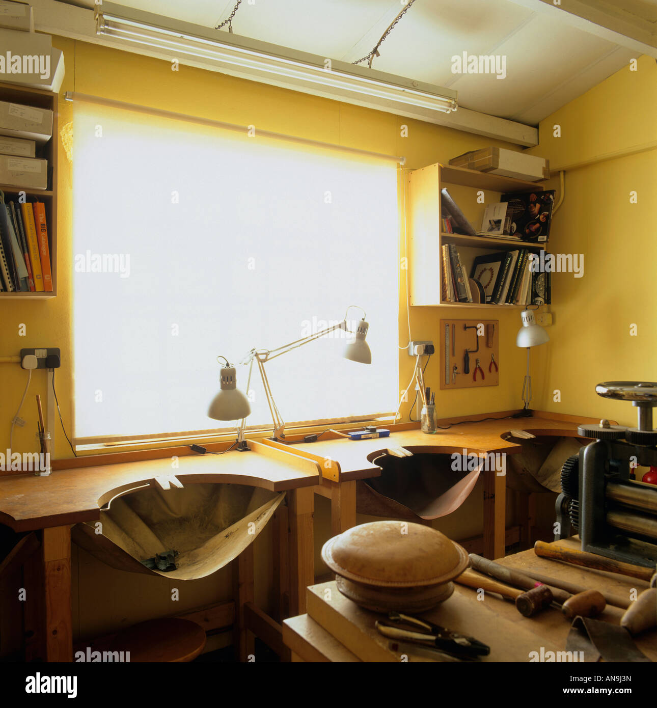 Silversmith workshop hi-res stock photography and images - Alamy