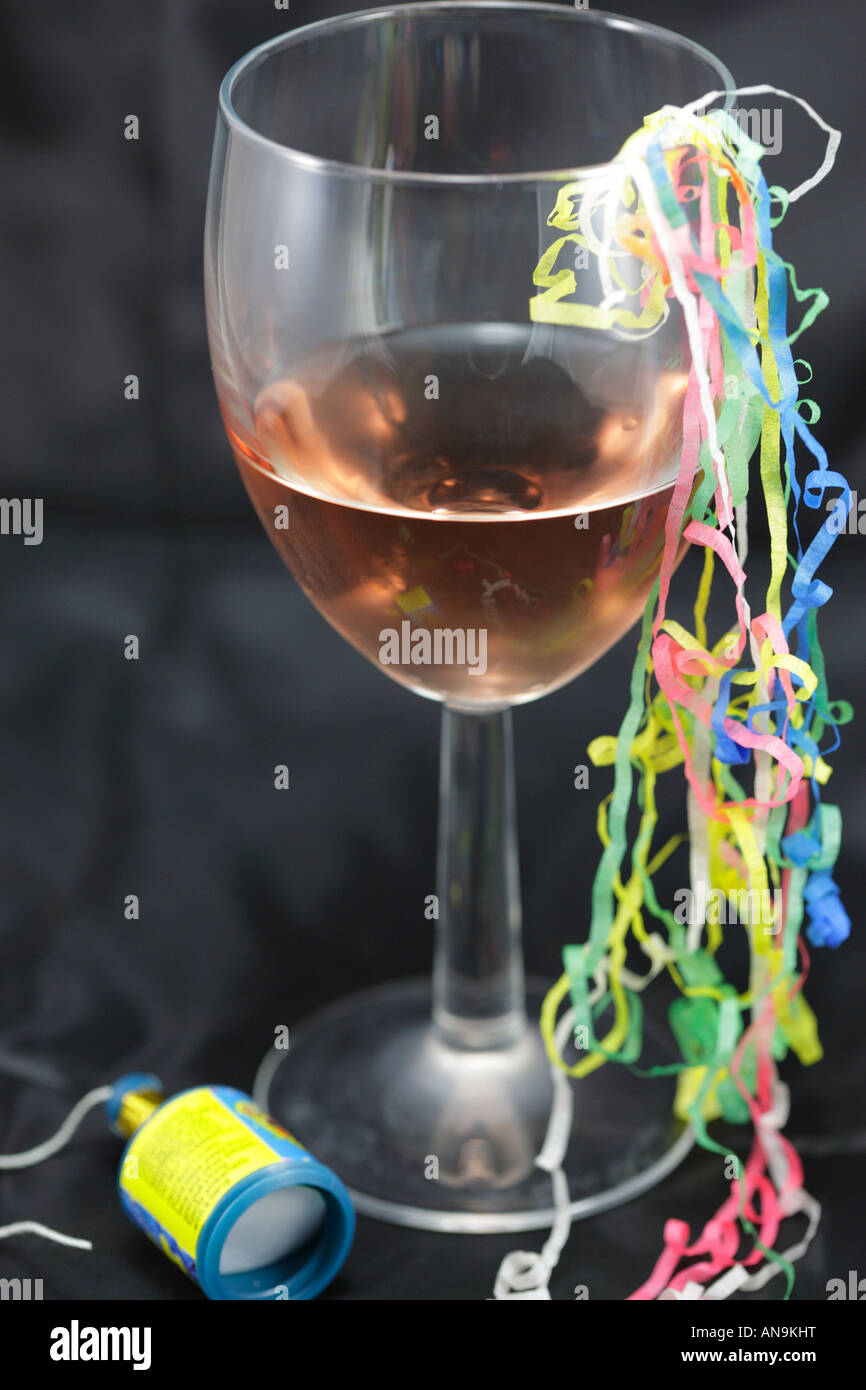 Party popper celebration hi-res stock photography and images - Alamy