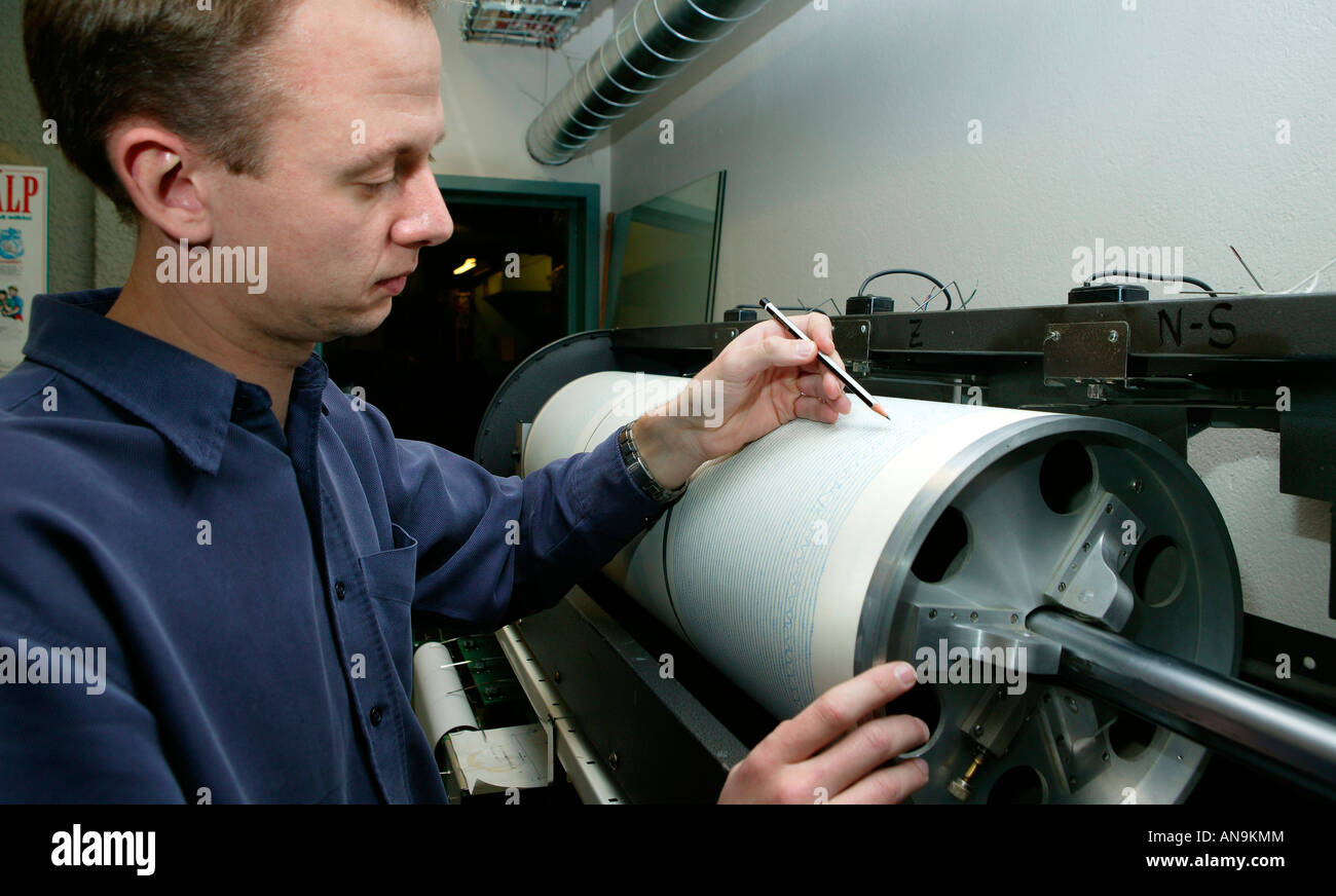 Seismologist hi-res stock photography and images - Alamy