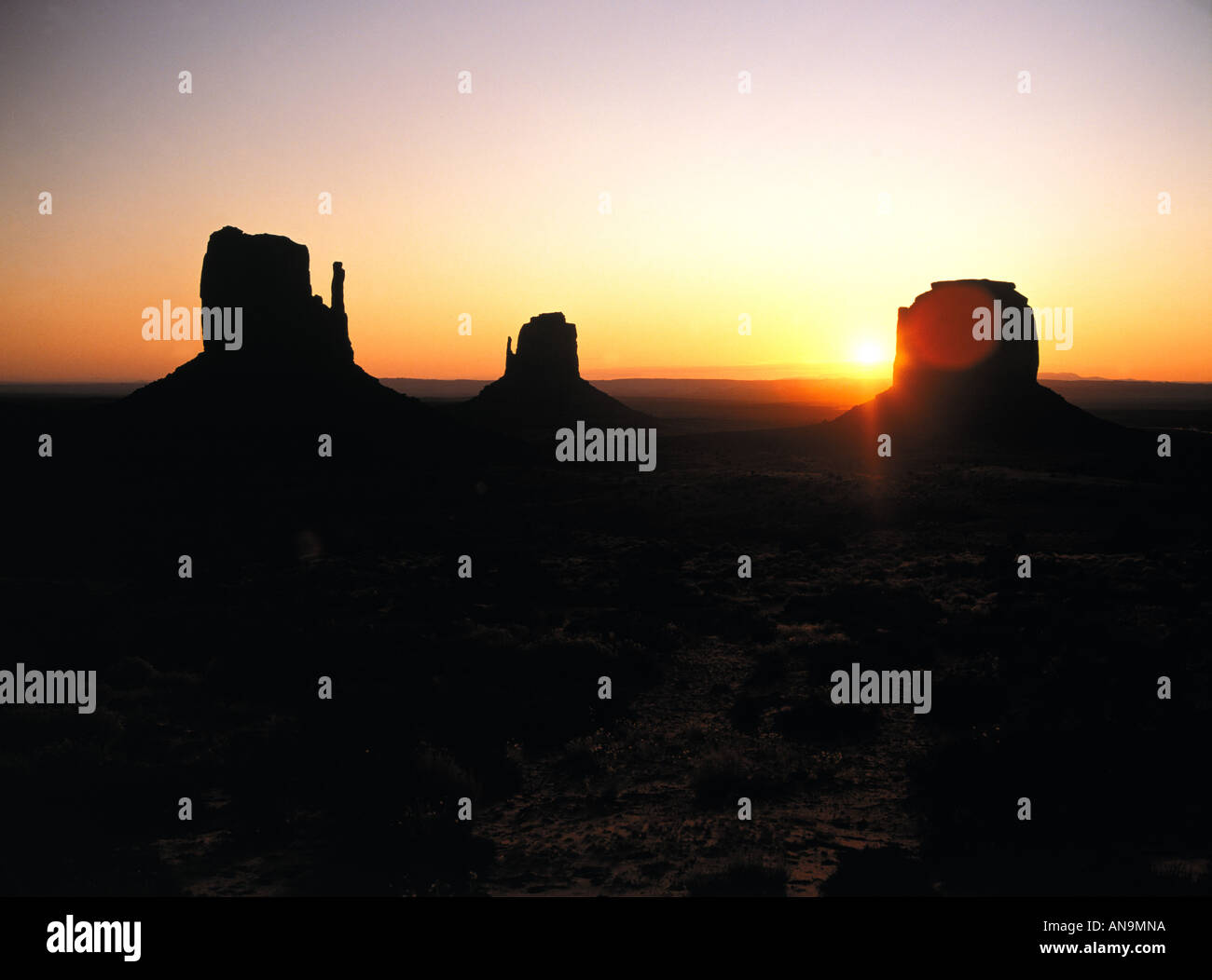 Dawn and desert no one landscapes hi-res stock photography and images ...