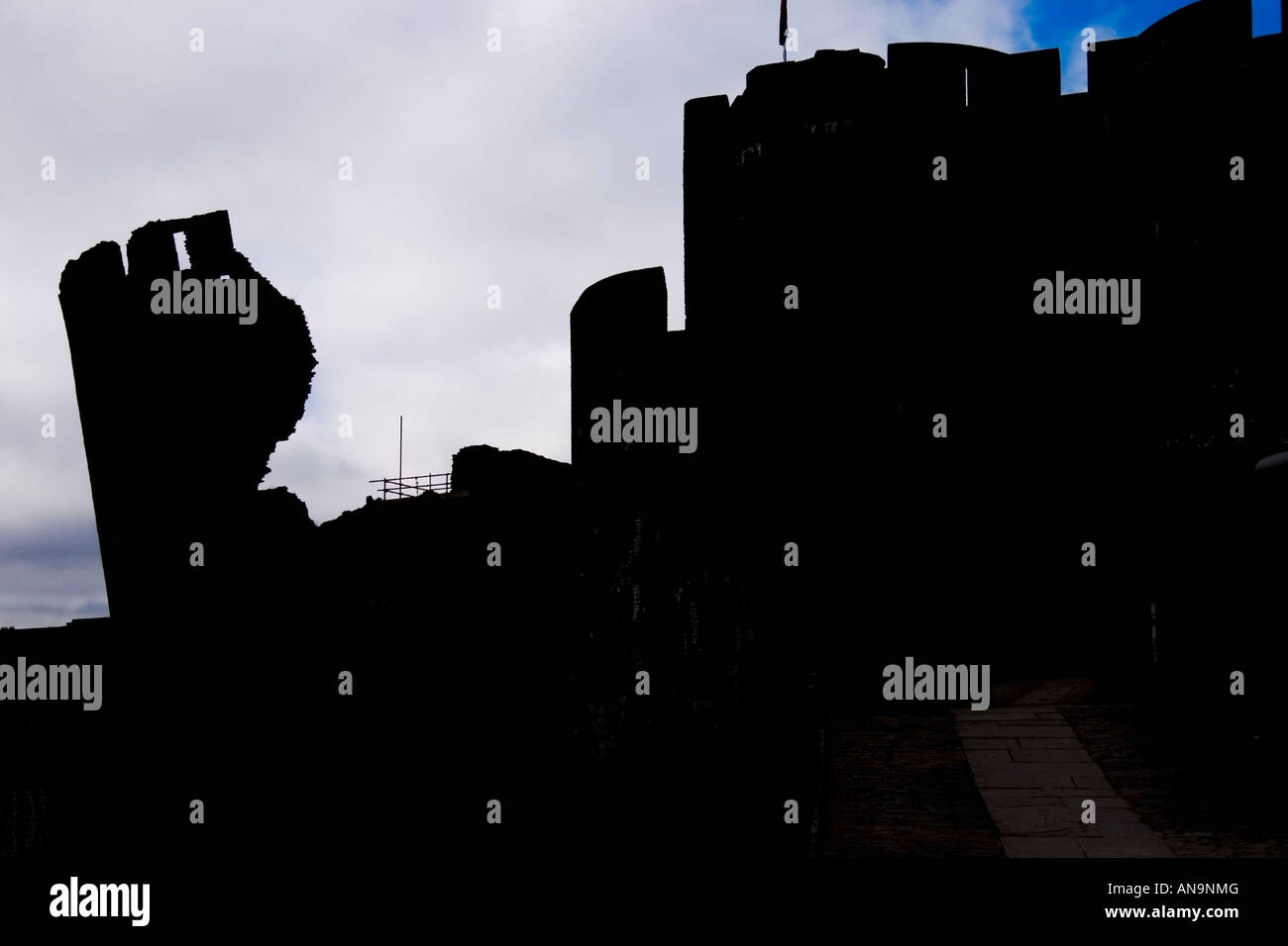 Medieval castle walls explosives hi-res stock photography and images ...