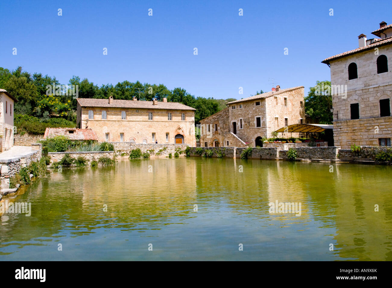 Main pool at Bagno Vignoni Tuscany Italy Stock Photo - Alamy