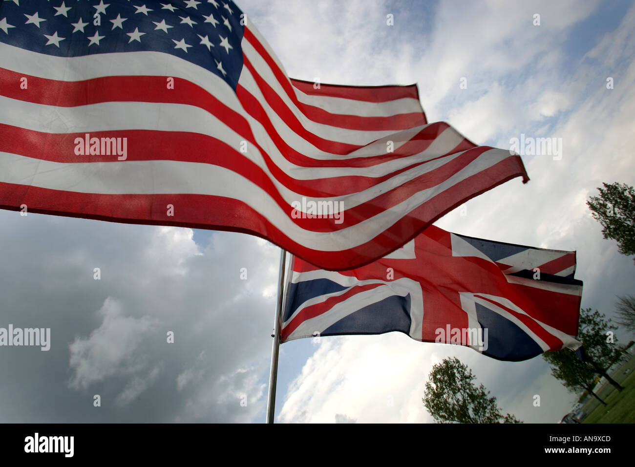 British american flags together hi-res stock photography and images - Alamy