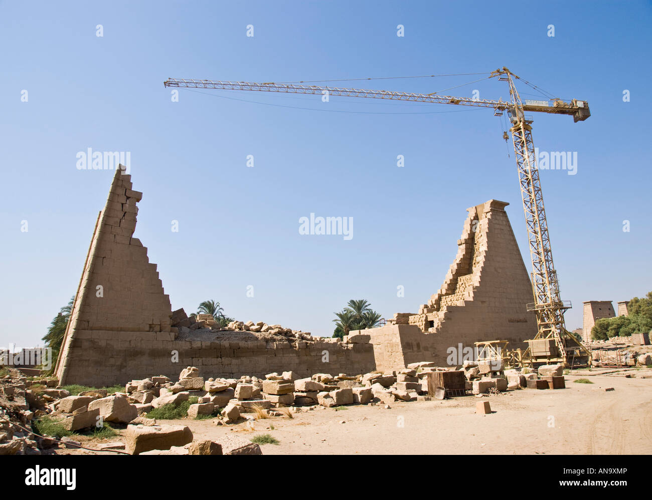Karnak temple egypt reconstruction hi-res stock photography and images ...