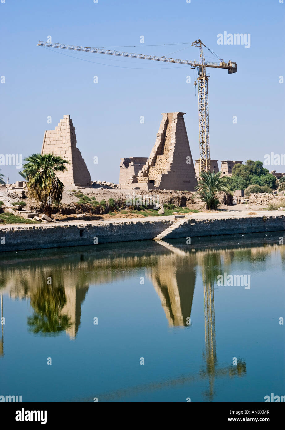 Karnak temple egypt reconstruction hi-res stock photography and images ...