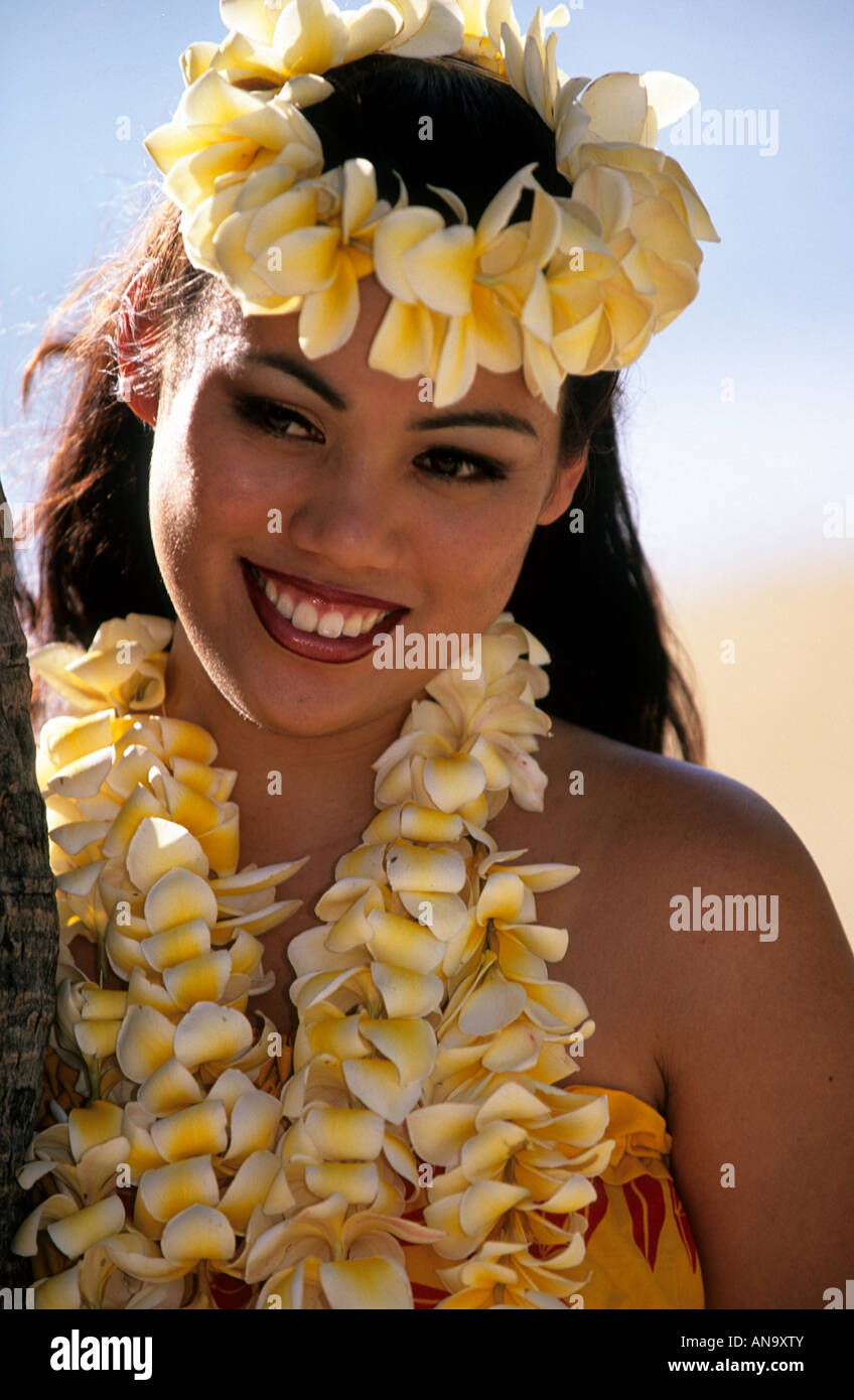 Hawaiian girls of the island oahu hi-res stock photography and images ...