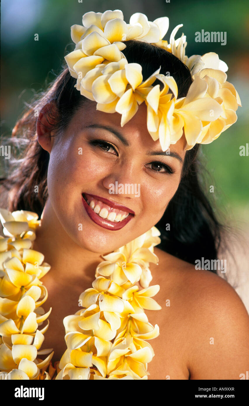 Hawaiian girls of the island oahu hi-res stock photography and images ...