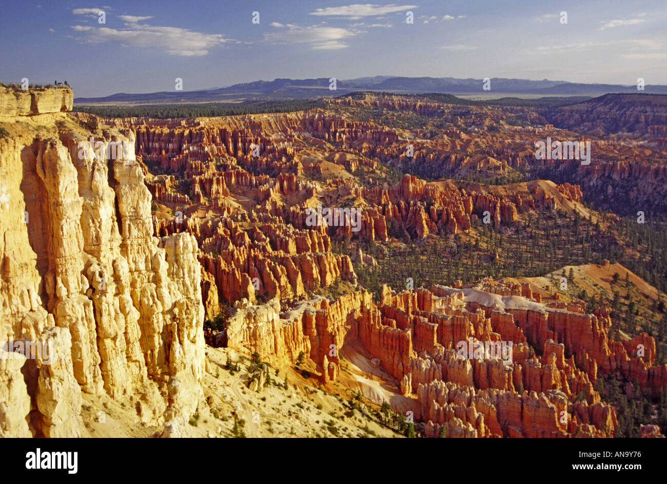 Bryce Amphitheater from Bryce Point, hikers at viewpoint on top left ...