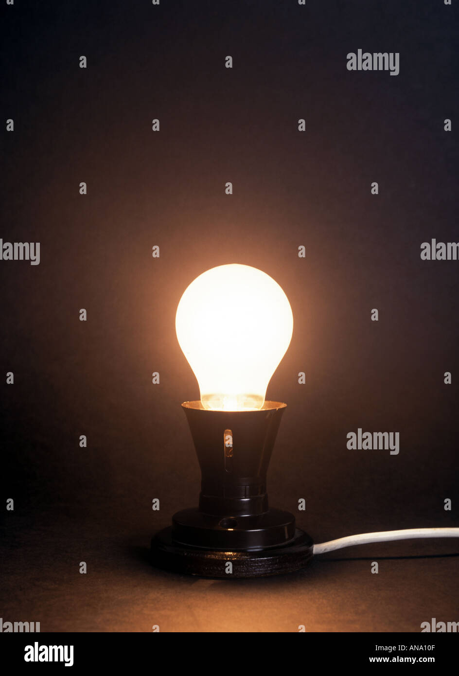 Pearl light bulb hi-res stock photography and images - Alamy