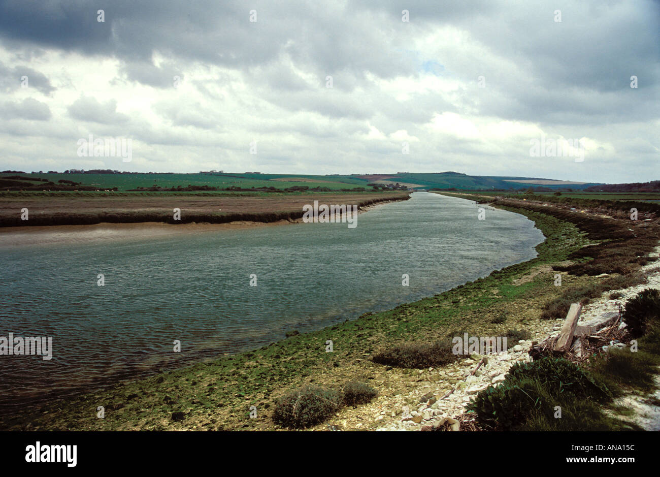 Curved riverbed hi-res stock photography and images - Alamy