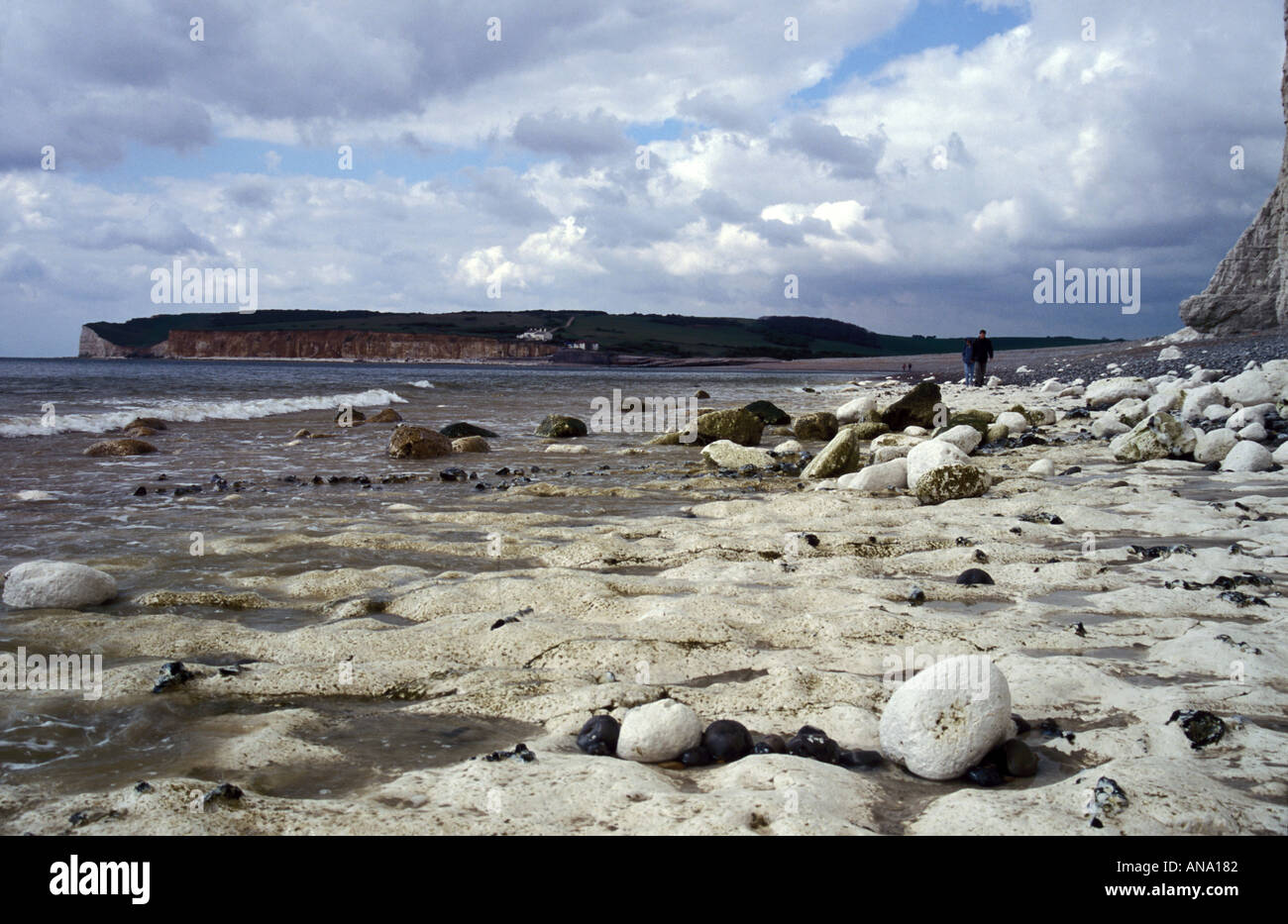 White boulder at Seven Sisters area, southern england seashore Stock ...