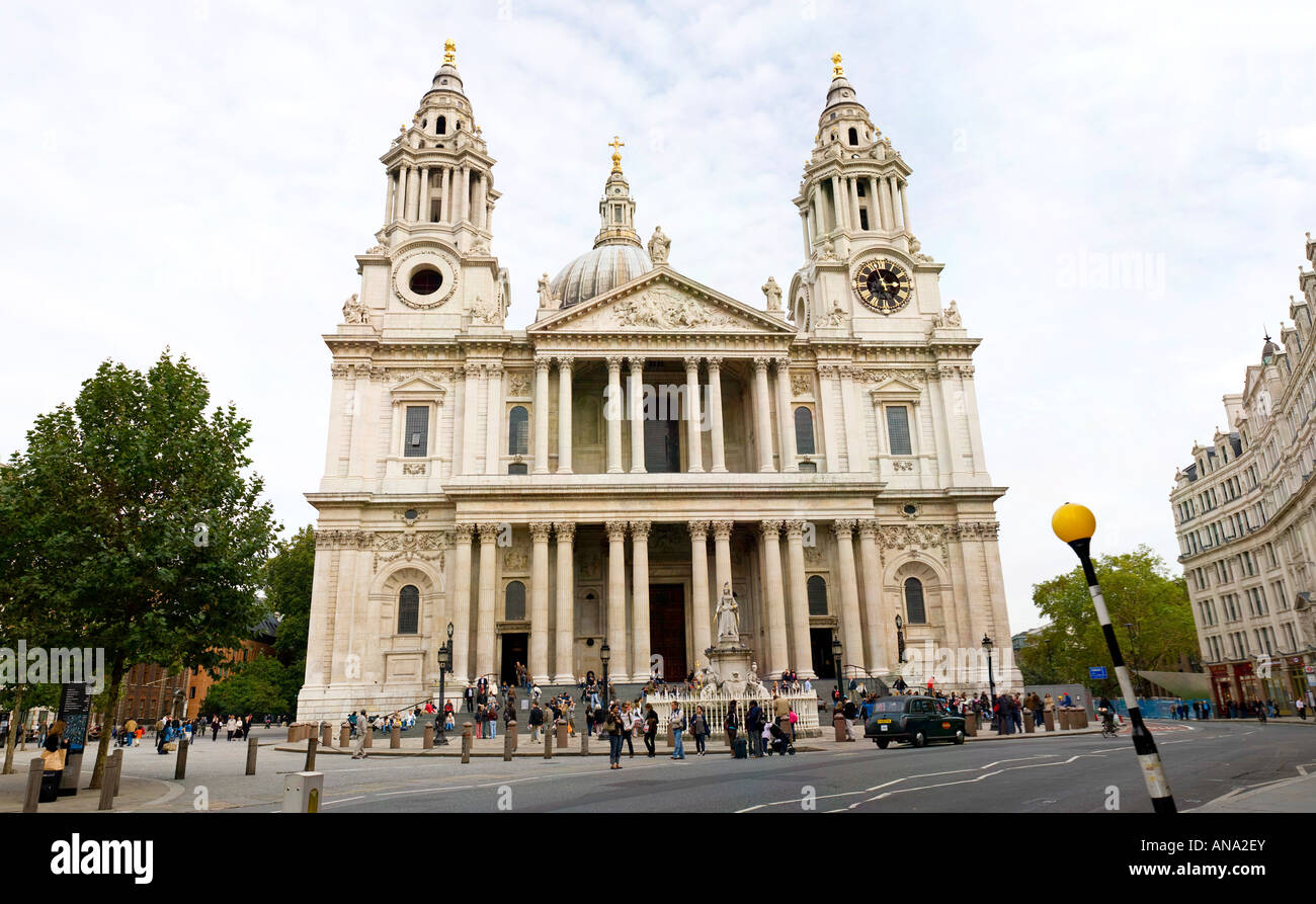 St Paul's Cathedral London from the front High resolution image Stock ...