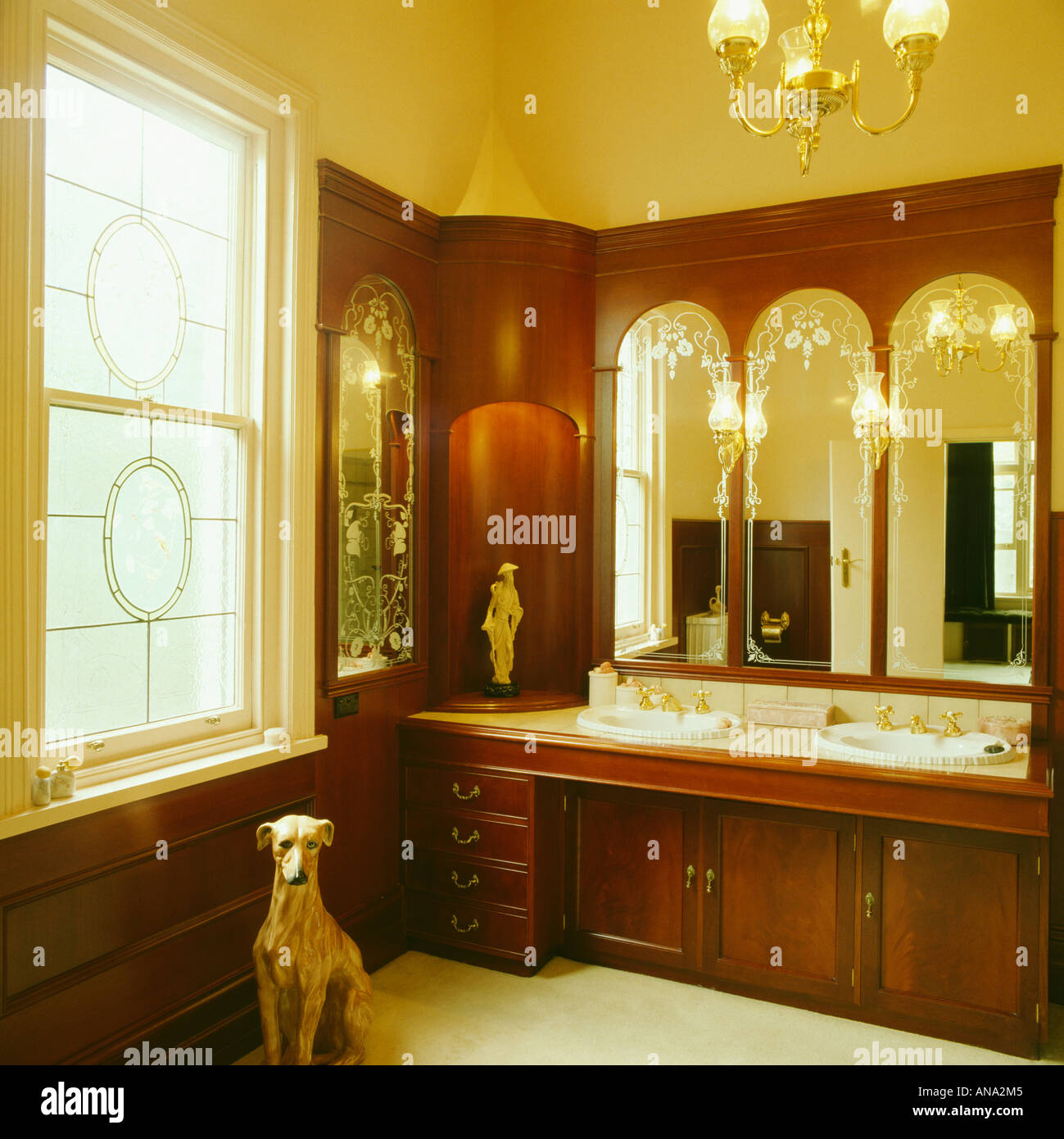 Victorian bathroom window hi-res stock photography and images - Alamy