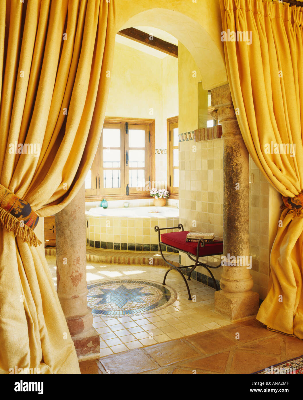 Heavy curtains hi-res stock photography and images - Alamy