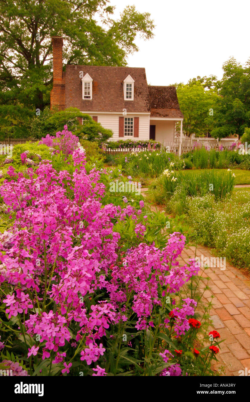 Colonial Garden, Colonial Williamsburg, Virginia, USA Stock Photo - Alamy