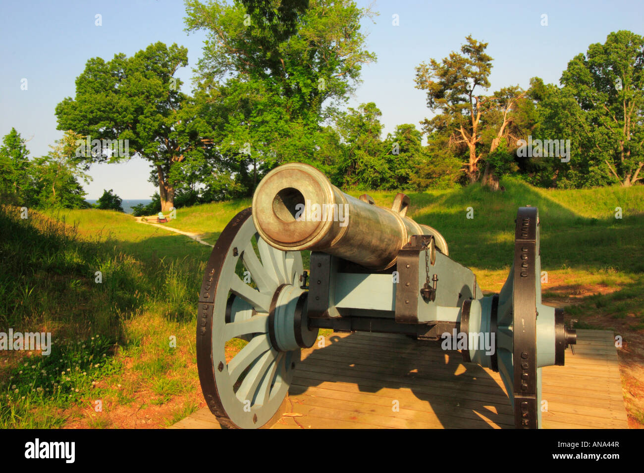 Cannon on Yorktown Battlefield, Colonial National Historical Park ... Cannon on Yorktown Battlefield, Colonial National Historical Park ...