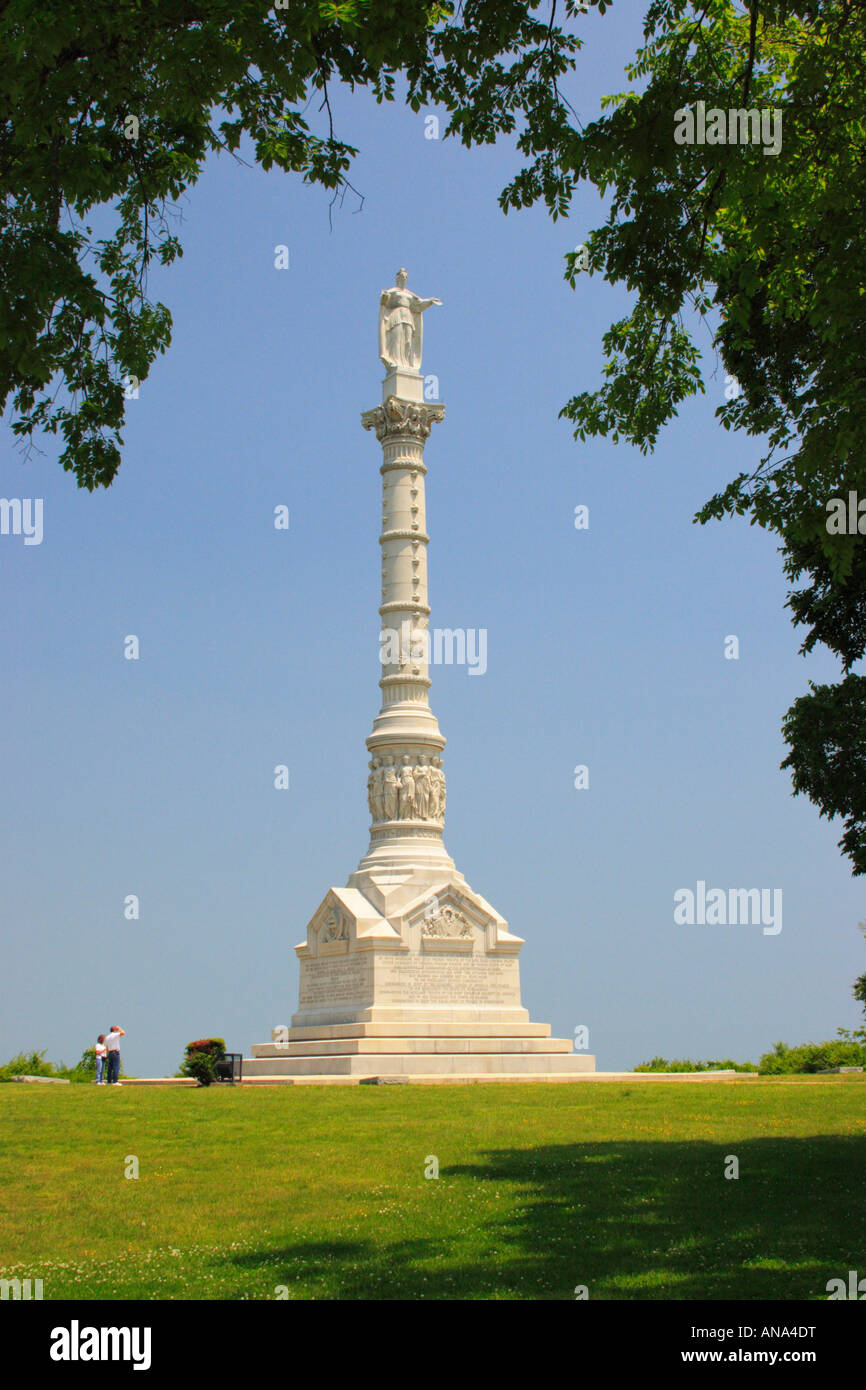 Tourists at Yorktown Victory Monument, Colonial National Historical ...