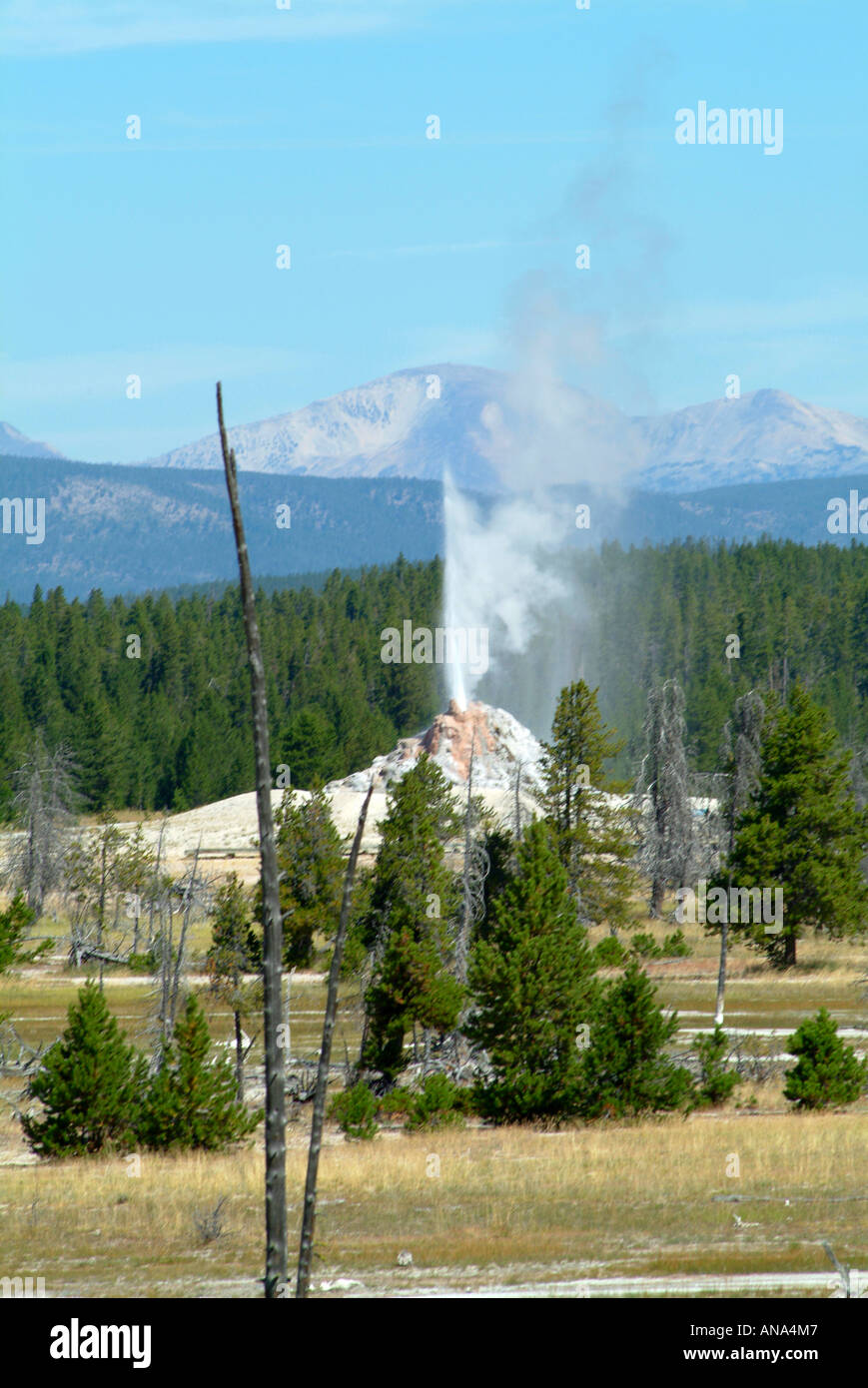 Volcanic tableland yellowstone national park hi-res stock photography ...