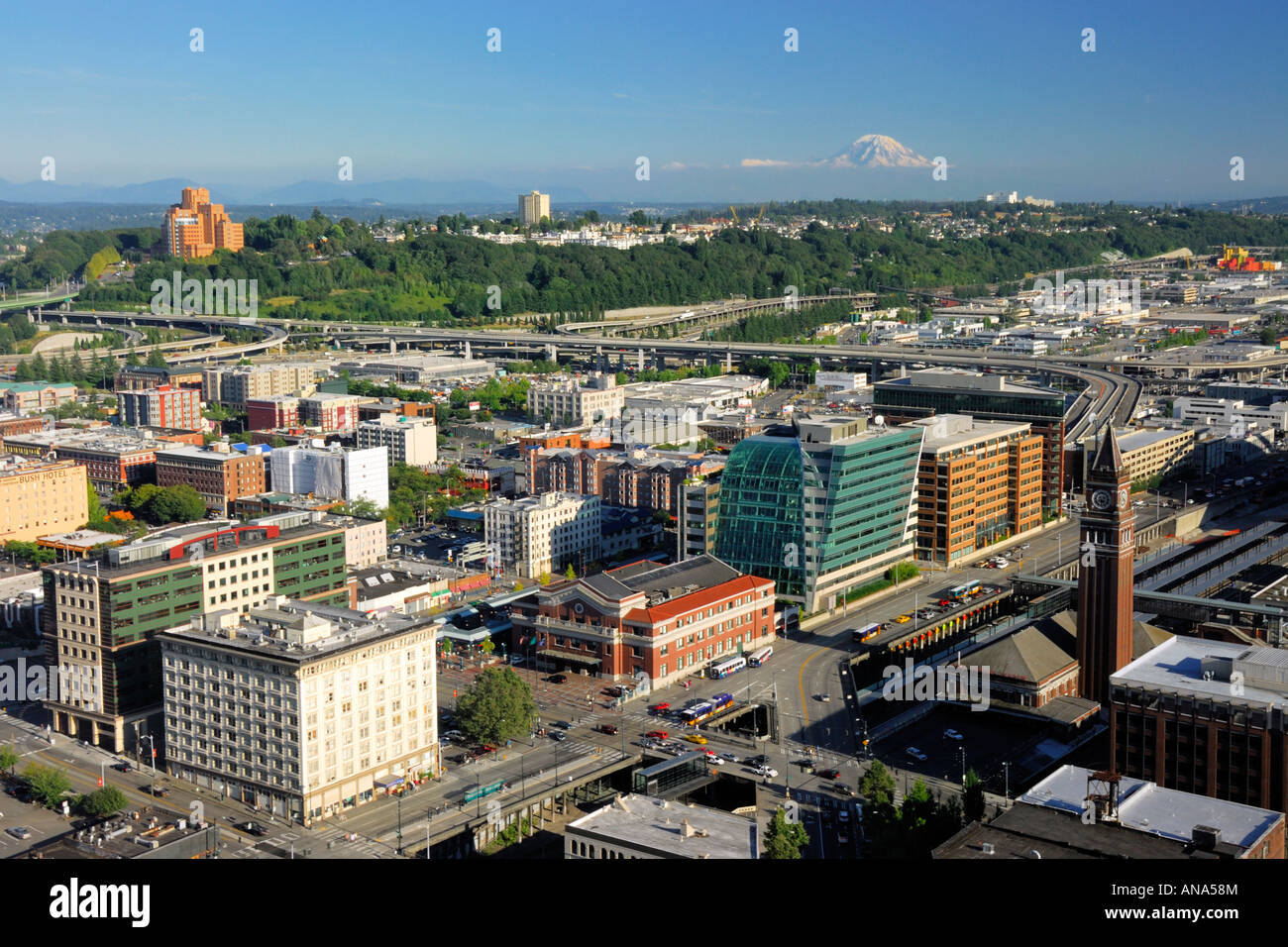View from Smith Tower on Pionier Square to the south side of Seattle ...