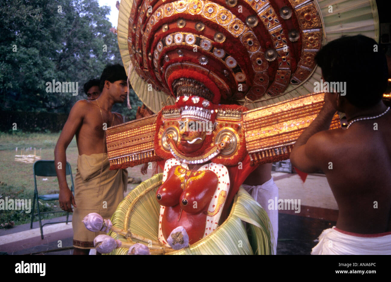 THEYYAM THE TRADITIONAL DANCEFORM OF KERALA Stock Photo - Alamy