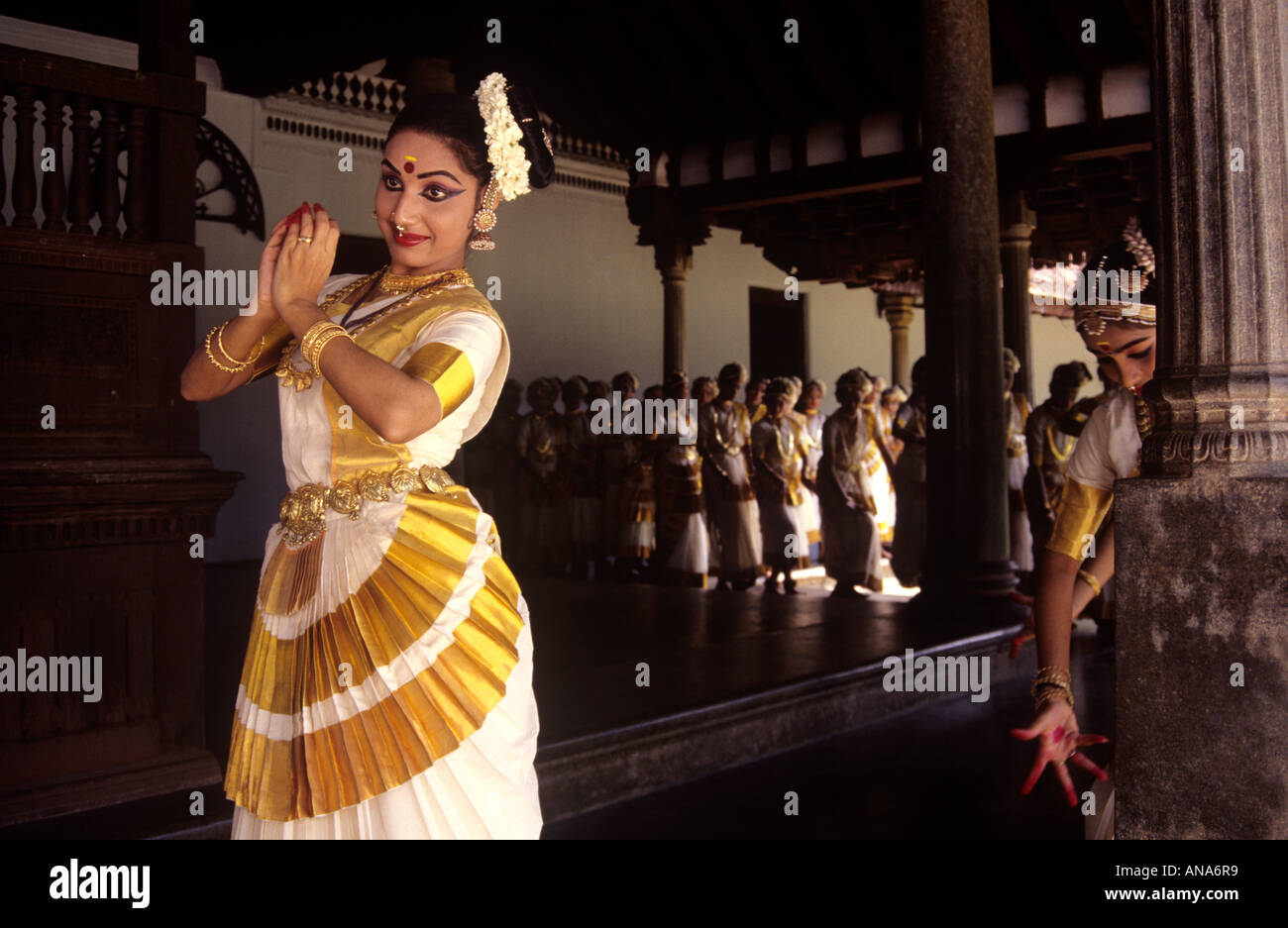 MOHINIYATTAM A TRADITIONAL DANCEFORM OF KERALA Stock Photo - Alamy