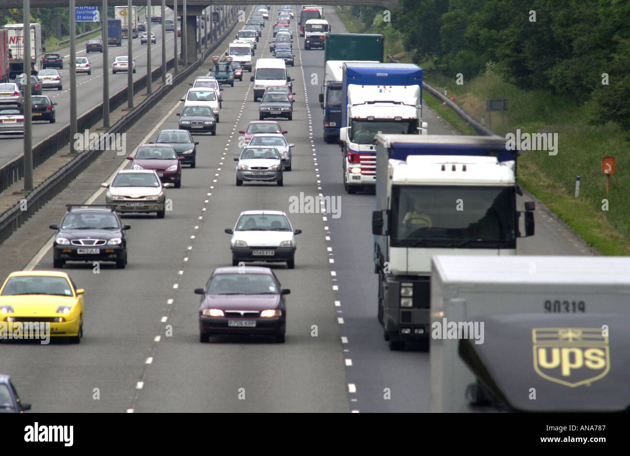 Traffic congestion on the m1 motorway hi-res stock photography and ...