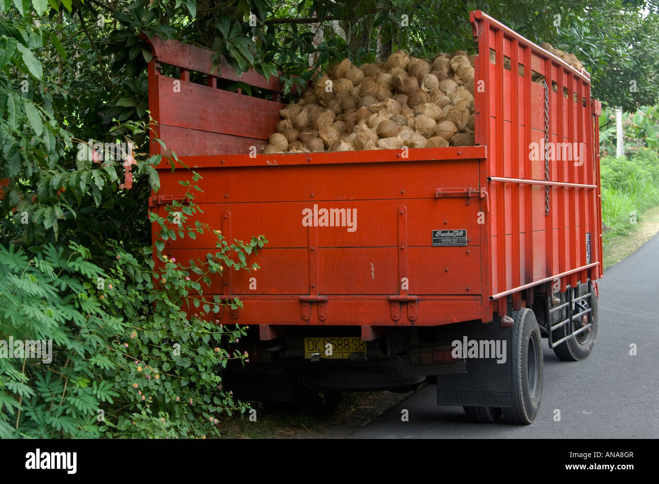 Coconut truck hi-res stock photography and images - Alamy