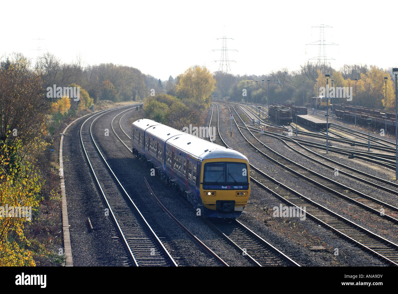First Great Western Class 165 diesel train passing Hinksey Yard, Oxford ...