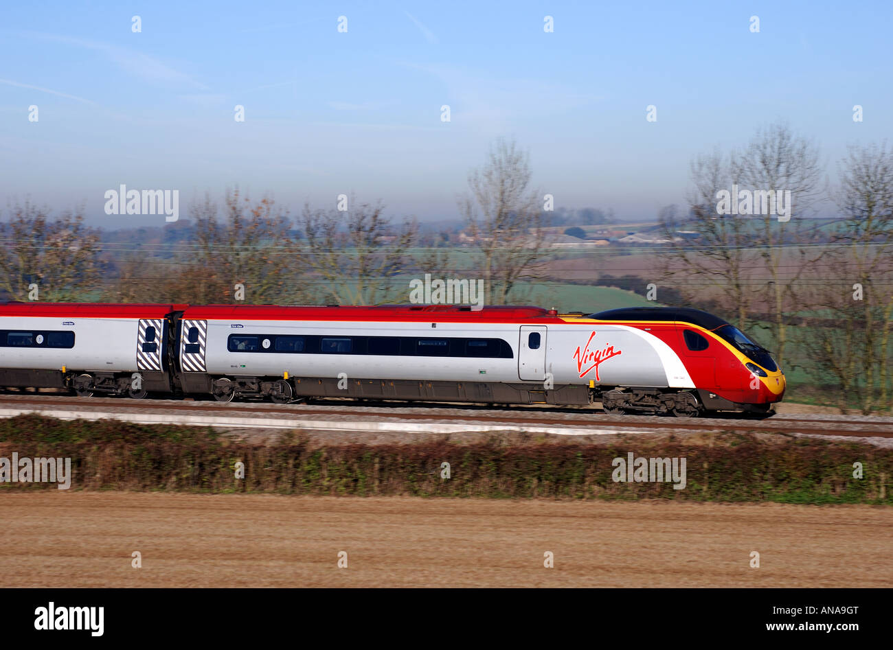 Pendolino tilting train speed speed hi-res stock photography and images ...