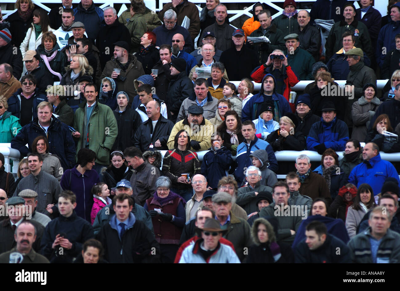 Grandstand people hi-res stock photography and images - Alamy