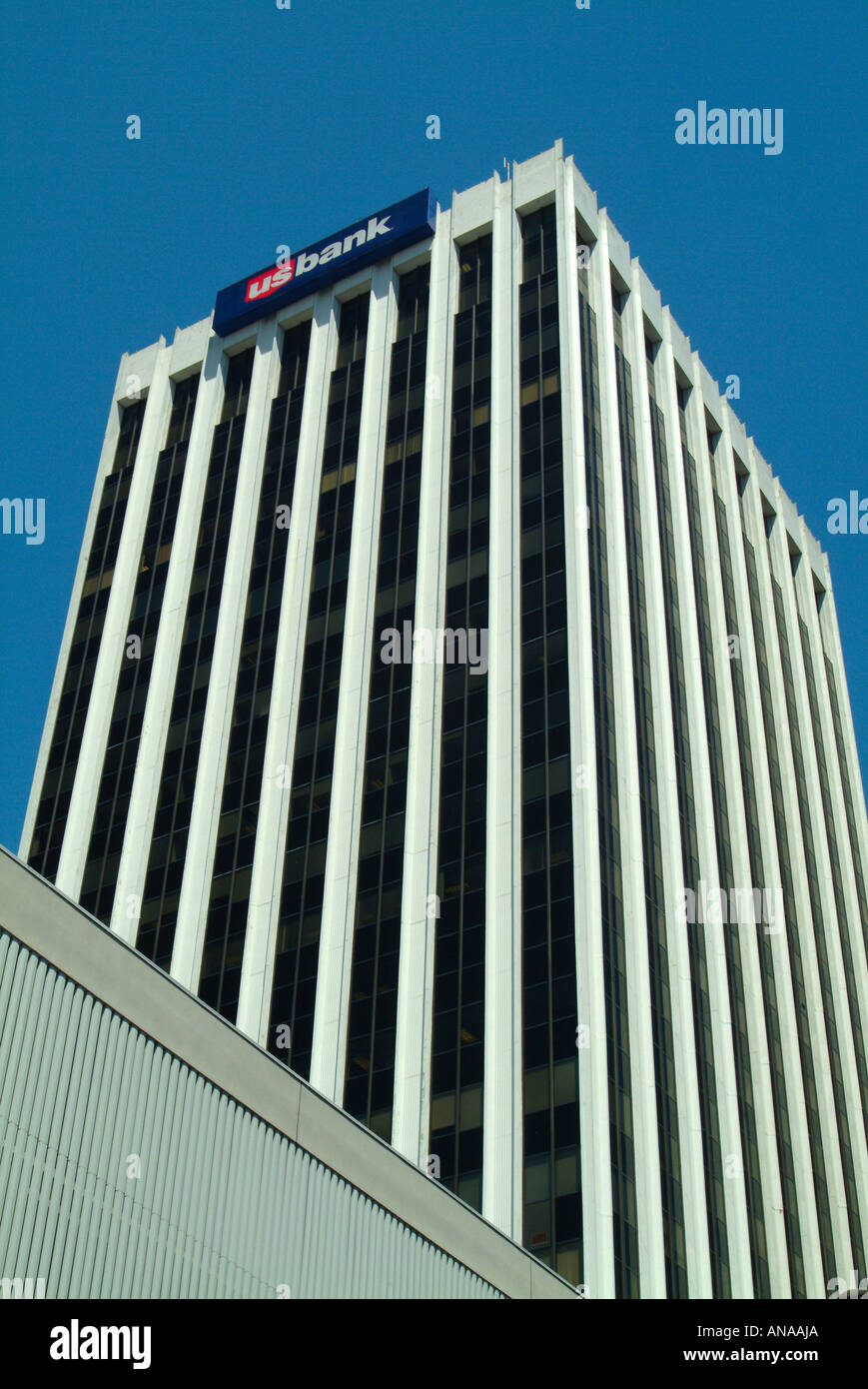 Completed building work hi-res stock photography and images - Alamy