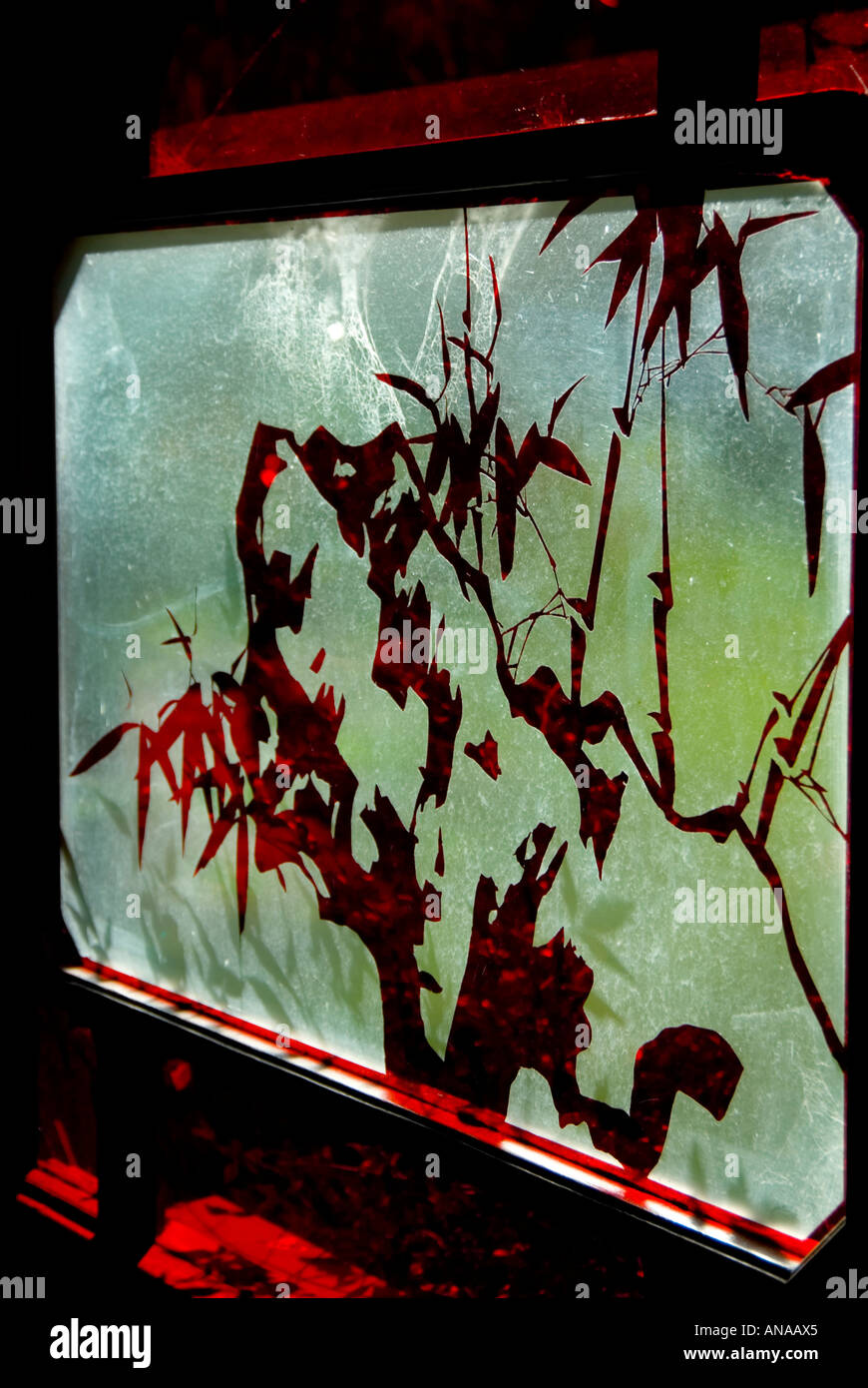 Chinese stained glass window hi-res stock photography and images - Alamy