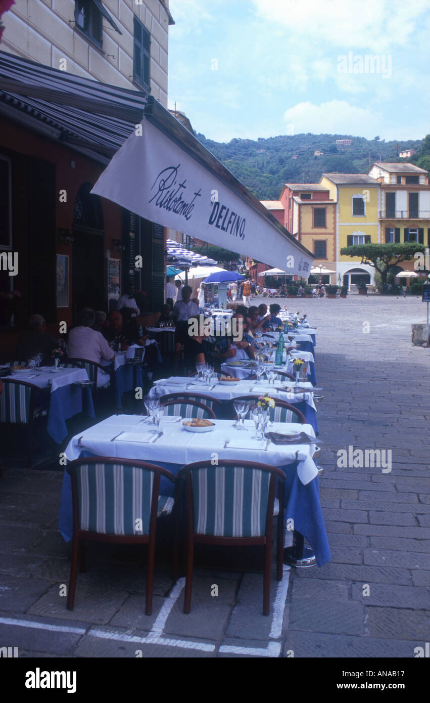 Cinque terre restaurant tables hi-res stock photography and images - Alamy