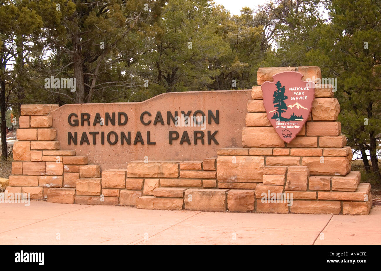 Entrance sign logo popular hi-res stock photography and images - Alamy