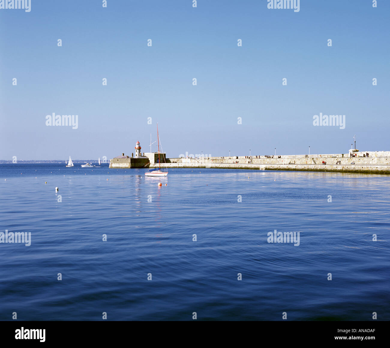 Holyhead harbour lighthouse hi-res stock photography and images - Alamy