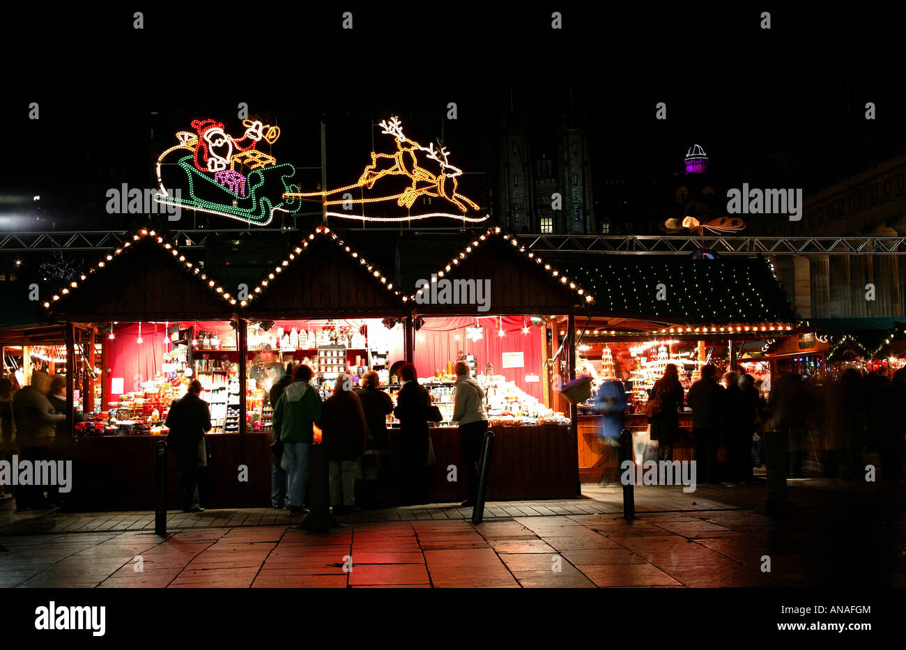People visit the German Market, Edinburgh, Scotland Stock Photo - Alamy