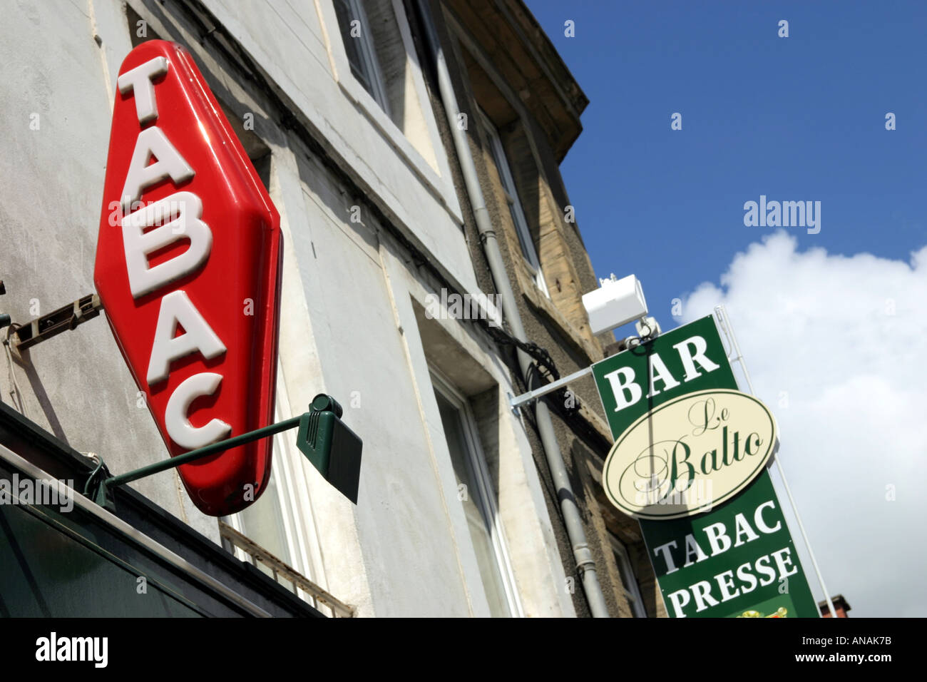Tabac sign hi-res stock photography and images - Alamy