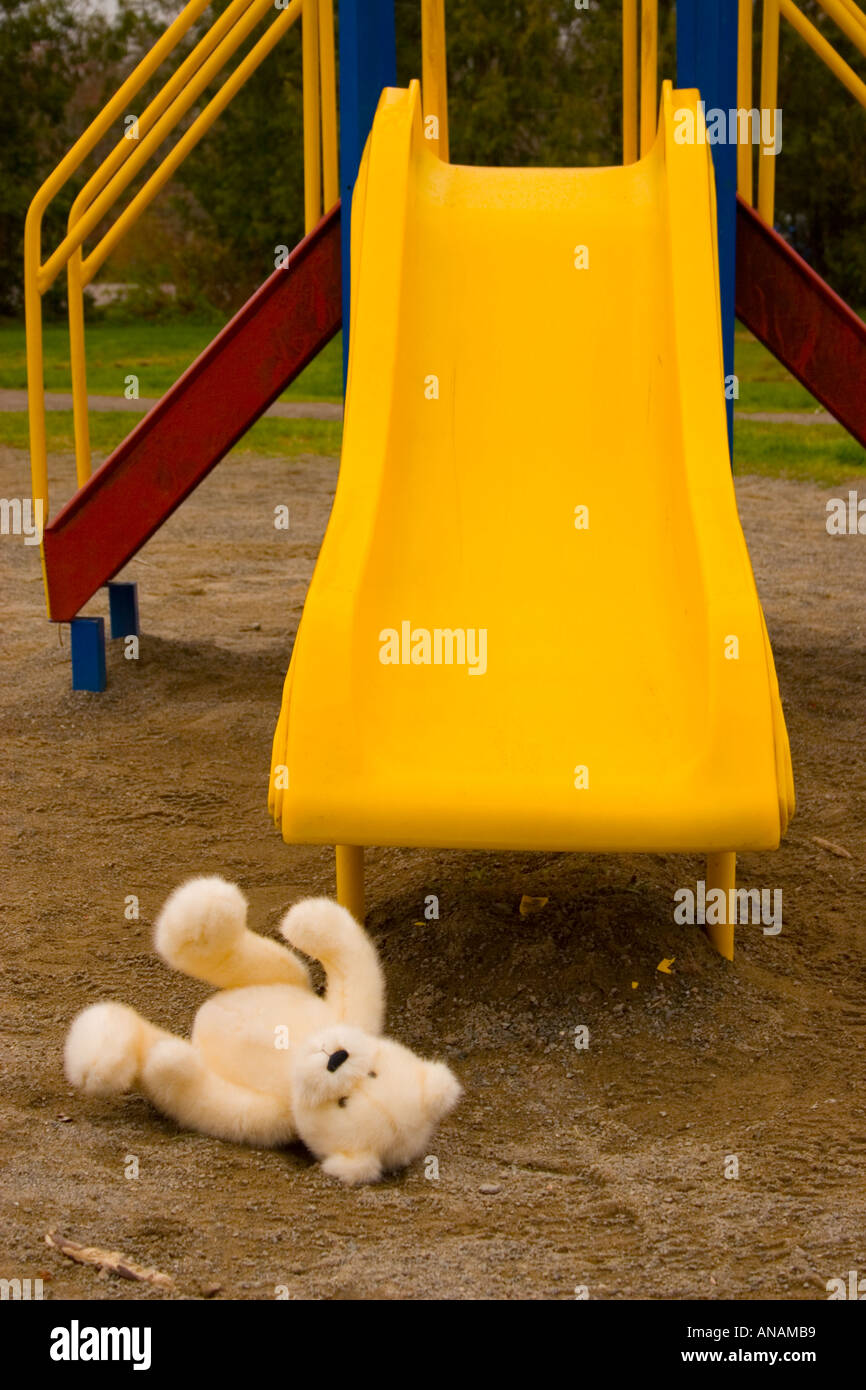 Bear left hi-res stock photography and images - Alamy